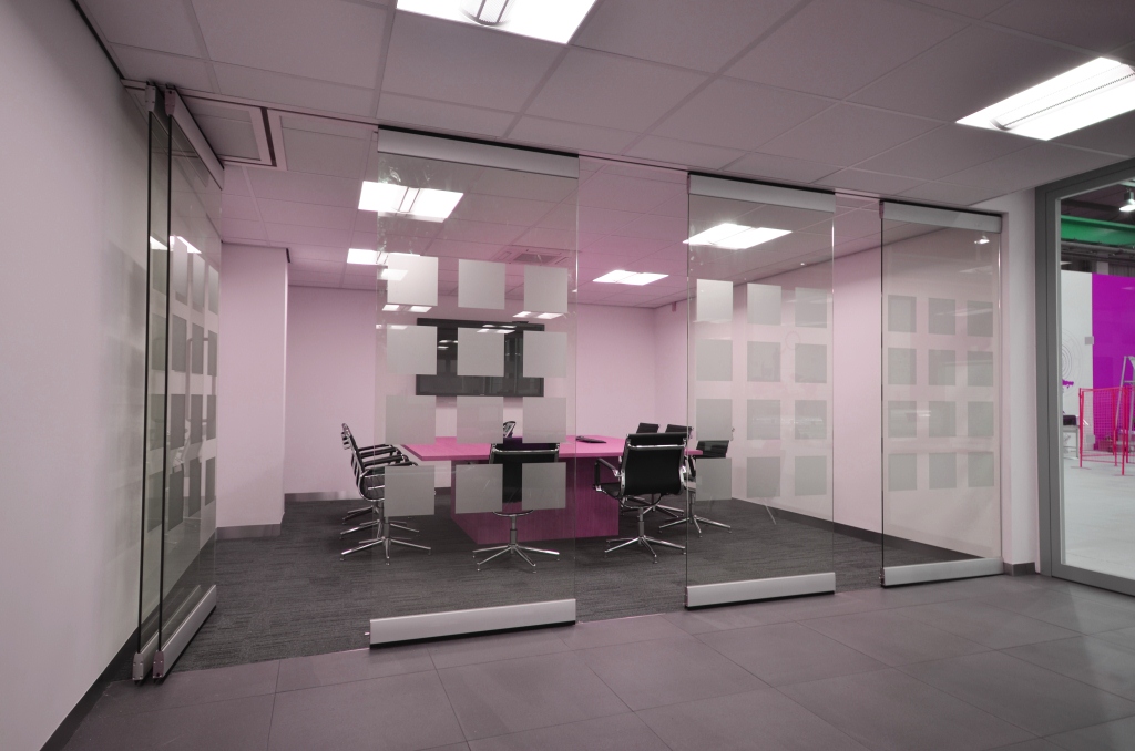 moving-wall - Office Design Company